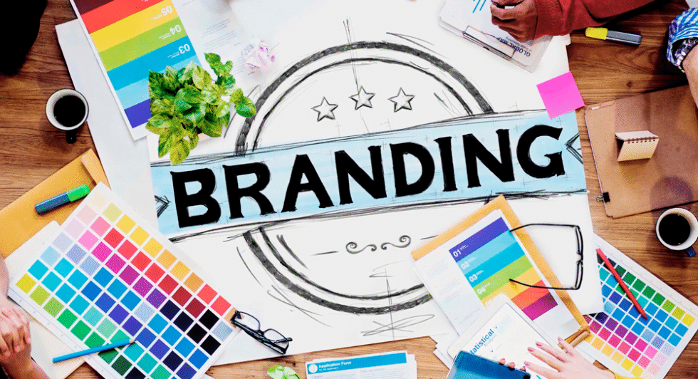 Cómo aplicar la psicología del color en el diseño de logos | Web4 ...